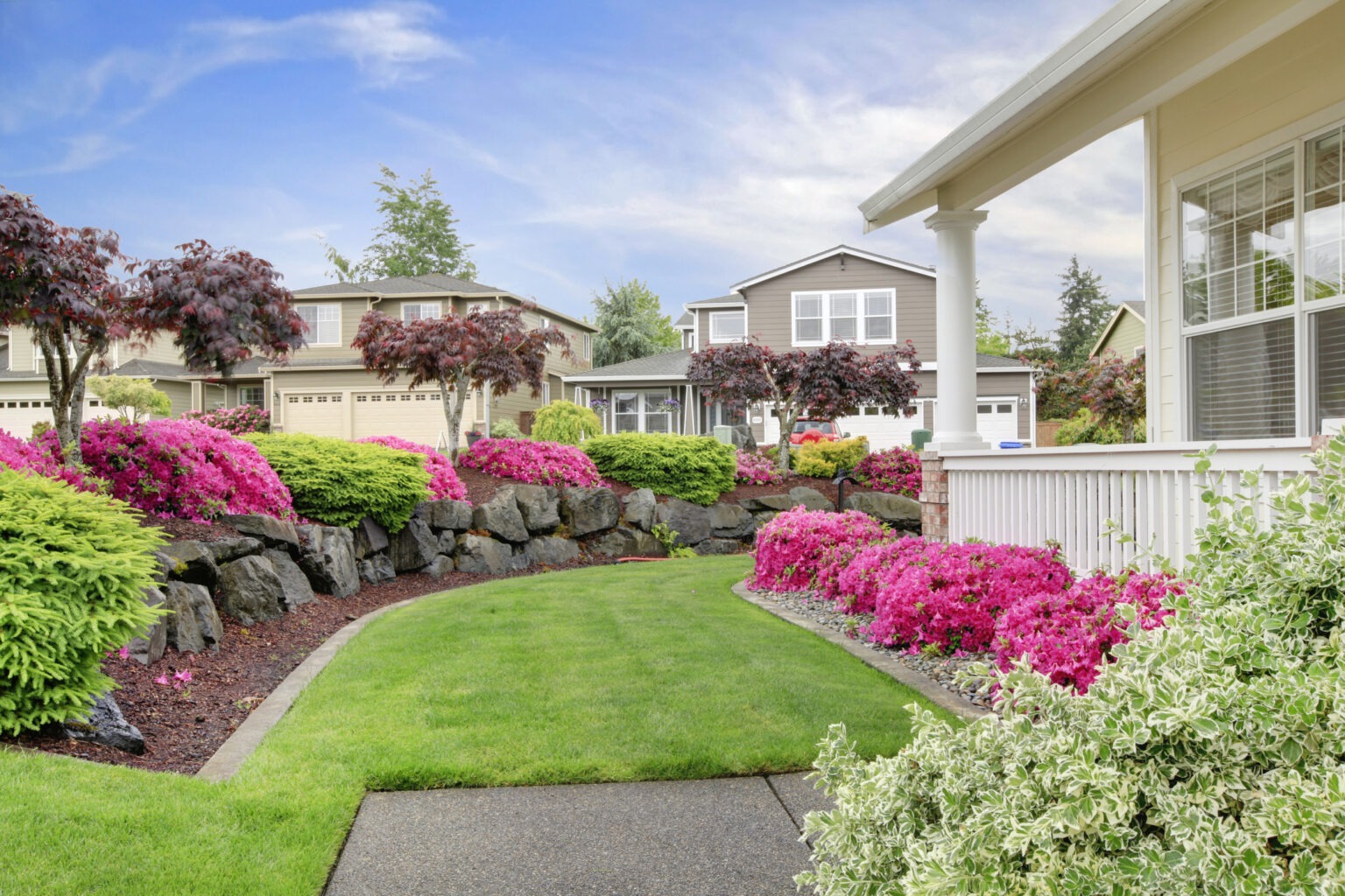 Landscaping, Gardening | Menomonee Falls, WI | Beautiful Blooms
